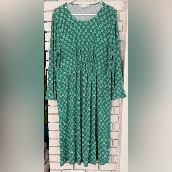 Boden | Dresses | Boden Flute Sleeve Jersey Midi Dress Emerald Green ...